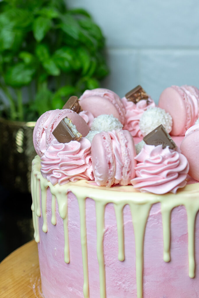 Prosty tort śmietankowy z owocami — Orchideli Przepisy